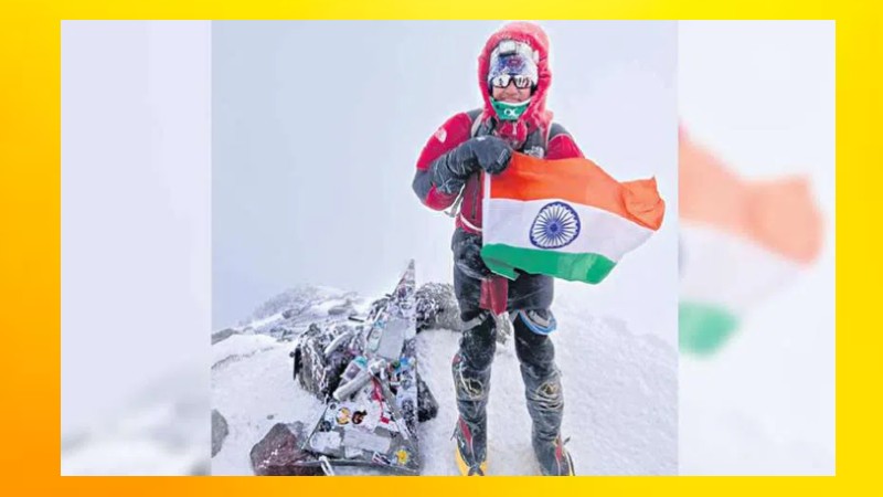 24 గంటల్లో 2 యూరోపియన్ శిఖరాలను అధిరోహించింది హైదరాబాద్ అమ్మాయి పులకిత ...